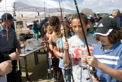 Students escape classroom to learn about fishing | News | paysonroundup.com