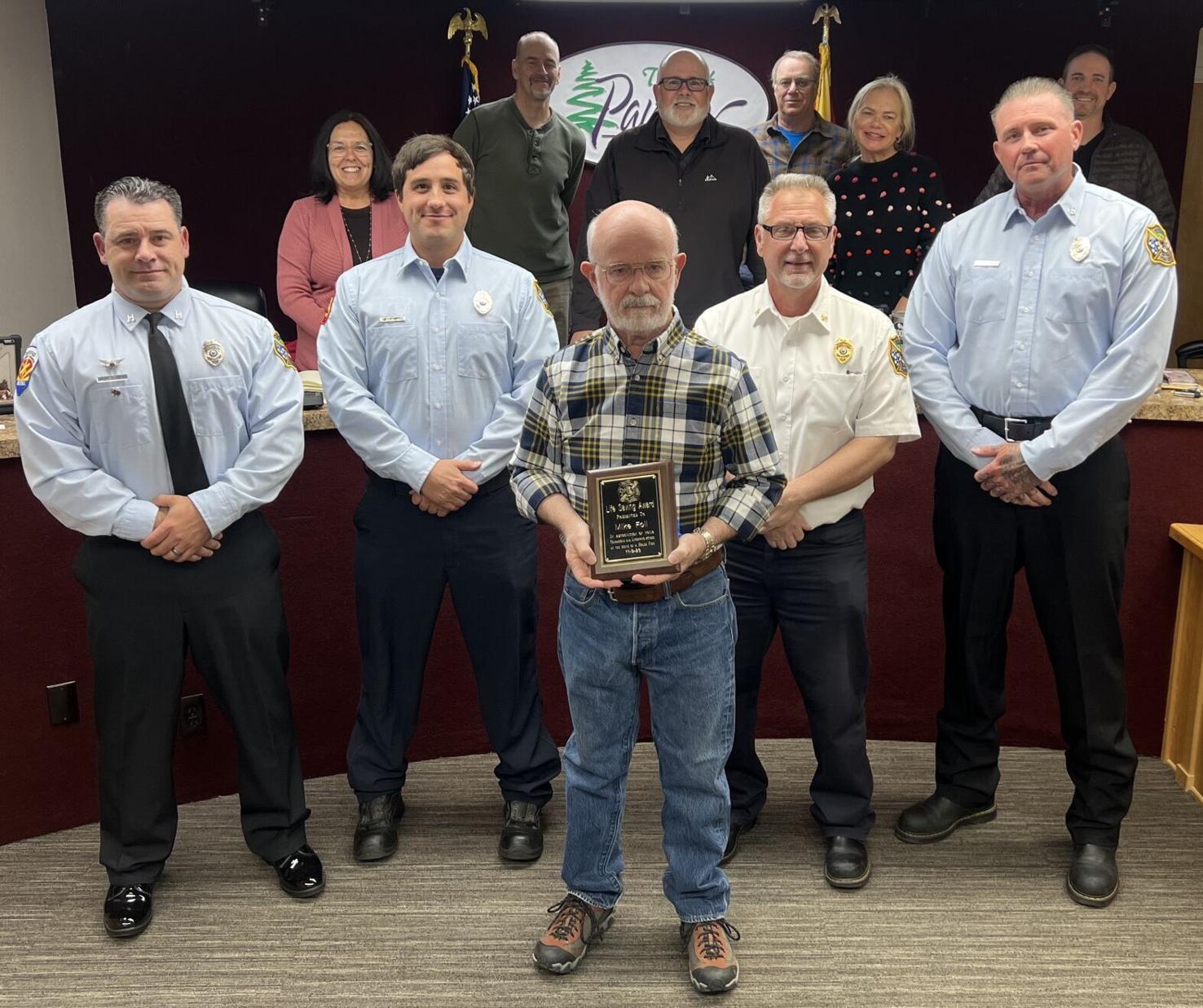 Payson fire present Citizens Lifesaving Award to resident | Local News ...