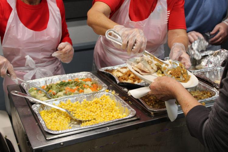 Elks Lodge feeds hundreds for Thanksgiving | News | paysonroundup.com