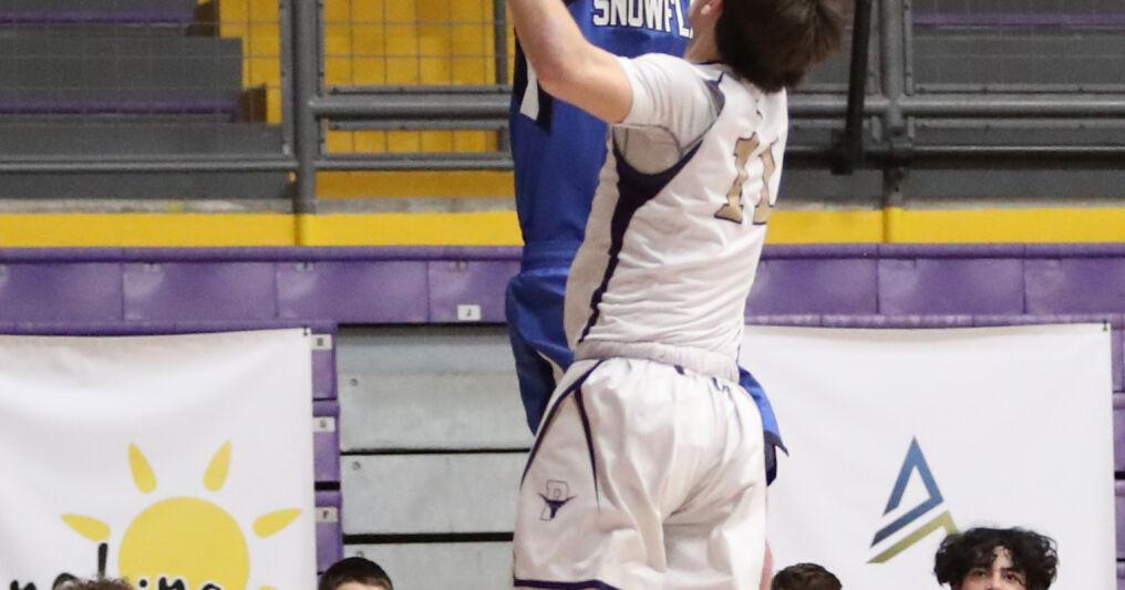 Snowflake boys stay perfect in 3A East | Sports | paysonroundup.com