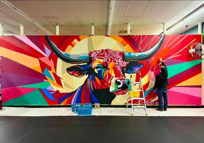 Artist makes his mark with longhorn mural | News | paysonroundup.com
