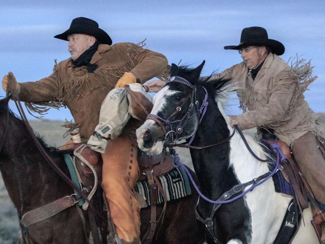 Hashknife rides on | Payson | paysonroundup.com