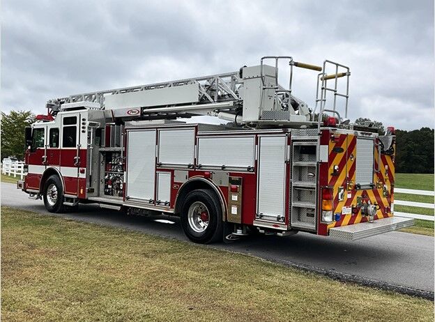 Payson fire buys used ladder truck | News | paysonroundup.com