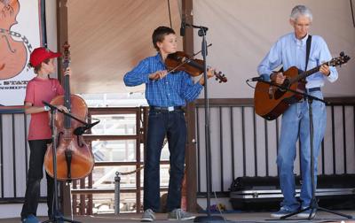 Young fiddler again wins state championship at Payson festival | Arts ...