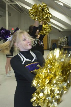 New coach revitalizes cheer team | News | paysonroundup.com