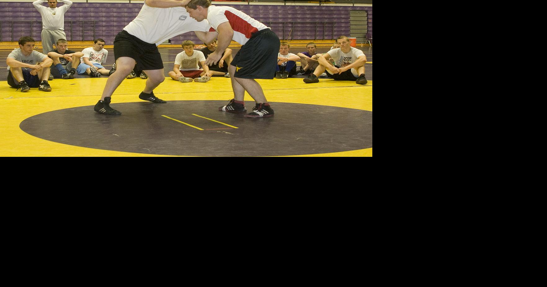 Longhorn wrestlers flying under the radar | Sports | paysonroundup.com