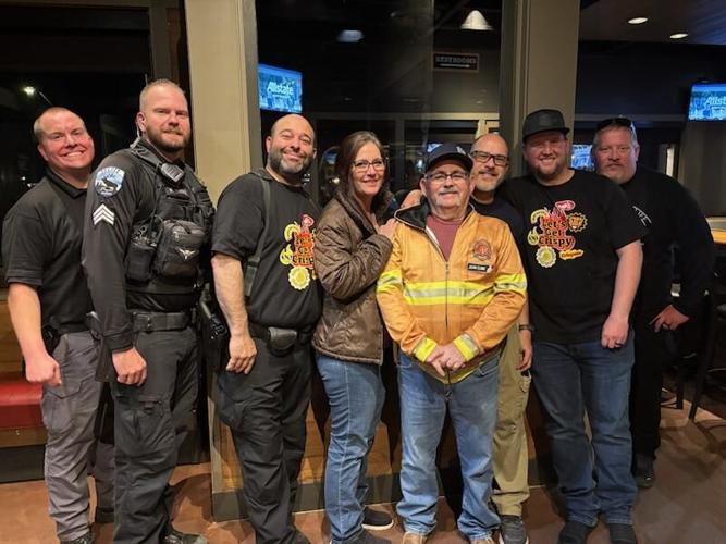 Payson police officers partner with Chili’s to benefit retired firefighter | Crime Law ...