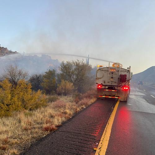 Crews stop fire from spreading along SR 87 | News | paysonroundup.com