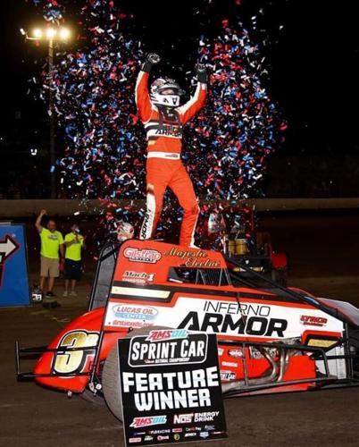 Thomas and Mills sprint past the field to capture Spring Showdown ...
