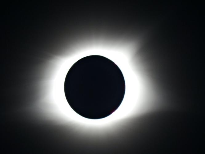 Kiesel offers preview of total solar eclipse | Community | pdclarion.com