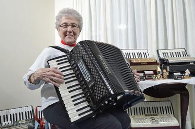 Accordionist of the area | Local News | pdclarion.com