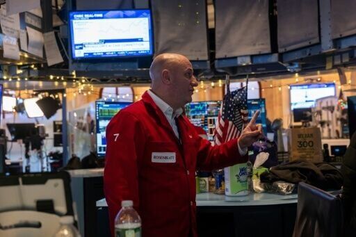 S&P 500 surges to record after strong US economic report | National ...