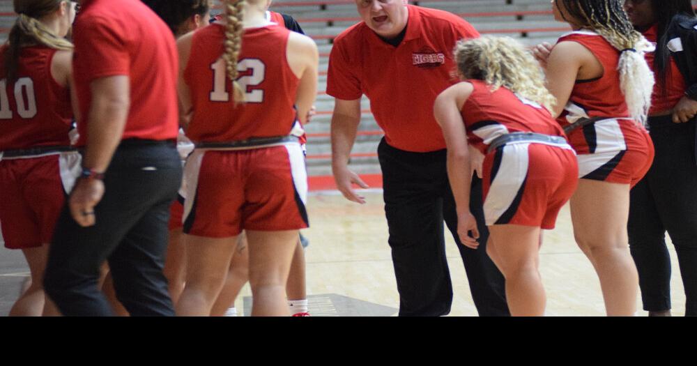 Connor coaches them up | Sports | pdclarion.com