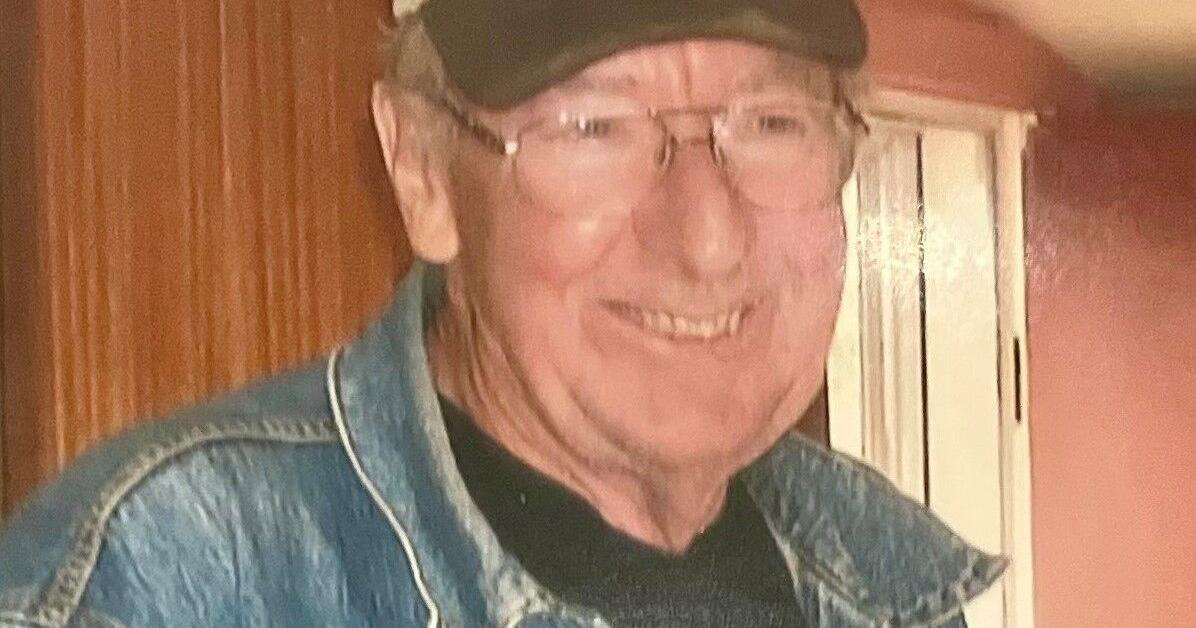 Carl "Garth" MacKenzie | Island Deaths | peicanada.com