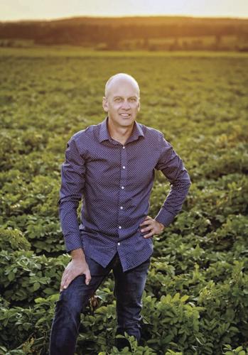 Lawless earns top grower award at Cavendish recognition banquet ...