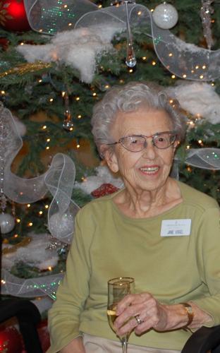 Freedom Plaza toasts new year, new beginnings | News | peoriatimes.com