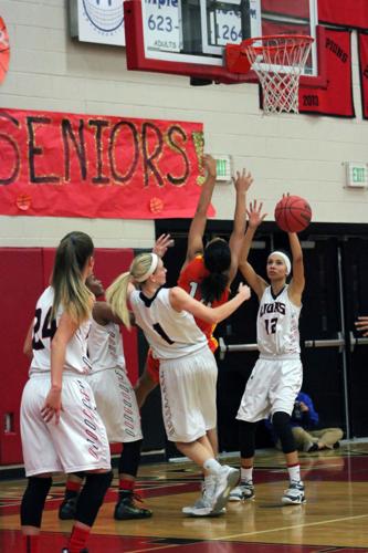 Liberty advances to quarterfinals with big win over Corona del Sol ...