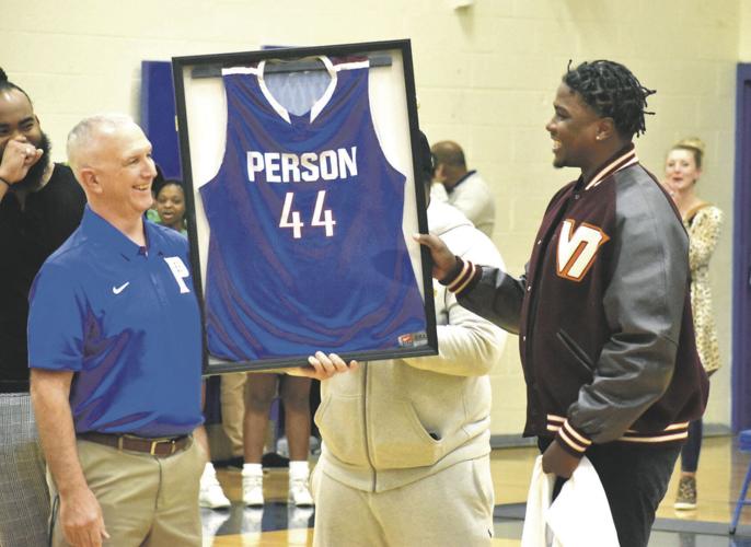 Championship team, Outlaw honored before game | Sports ...