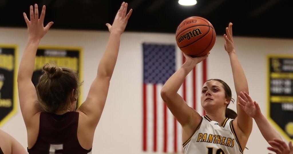 PHOTOS: Pioneer vs. Winamac girls basketball | Gallery | pharostribune.com