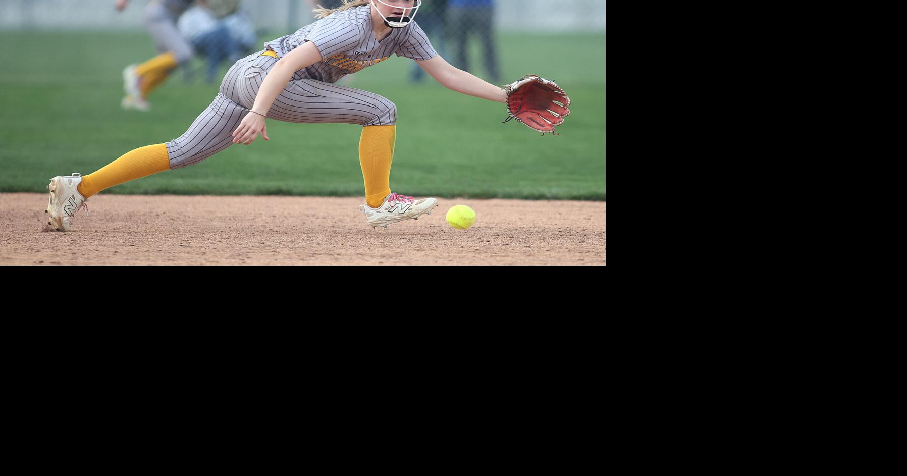PHOTOS: Pioneer vs Western softball | Gallery | pharostribune.com