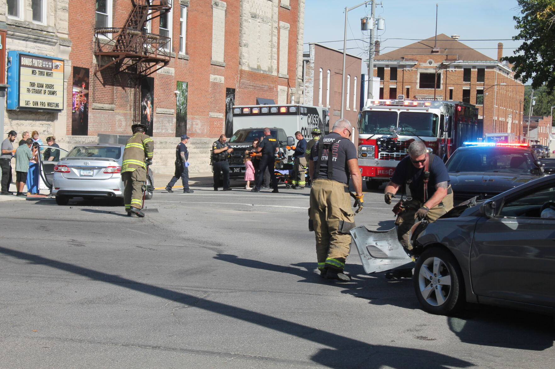 Morning collision closes Broadway | News | pharostribune.com