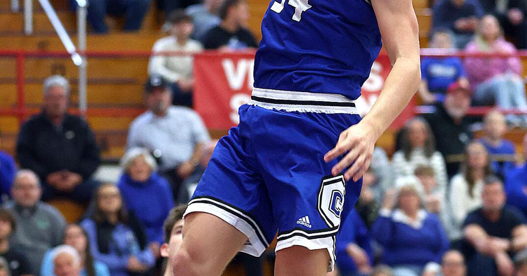 PHOTOS: Carroll vs Lewis Cass Basketball | Gallery | pharostribune.com