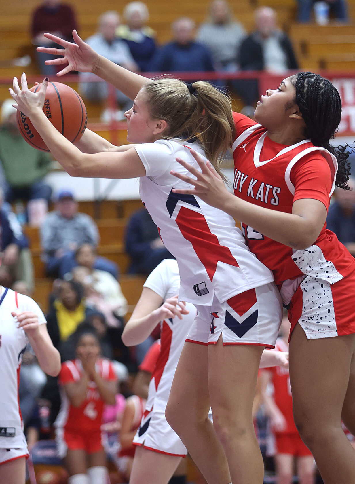 GIRLS BB: Peru’s Robbins reaches 1,000 points but Cass prevails ...