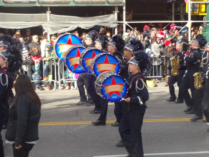 VIDEO: Lewis Cass Marching Kings at the Macy's parade | Local News ...