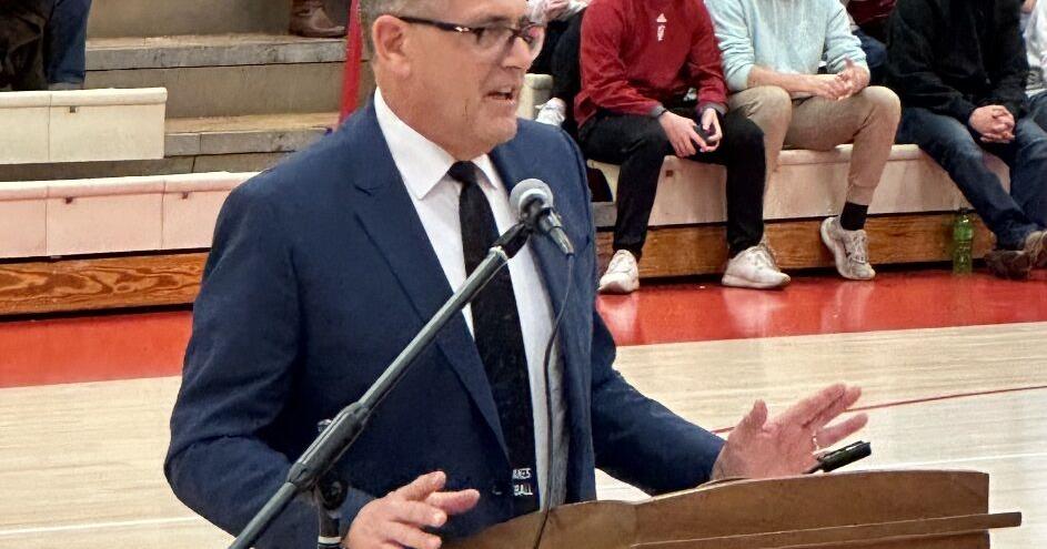 Kent Adams Court: Twin Lakes names basketball court after longtime ...