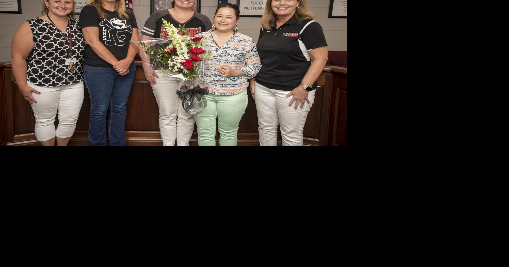 Elisa Banuelos receives Crystal Berry Award | Education | pharostribune.com