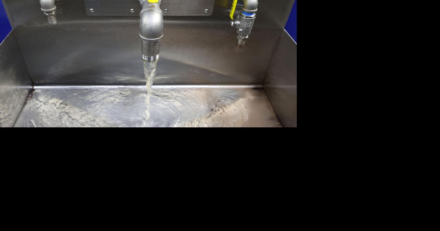 Photos: 374Water turns sludge into clean water | Gallery ...