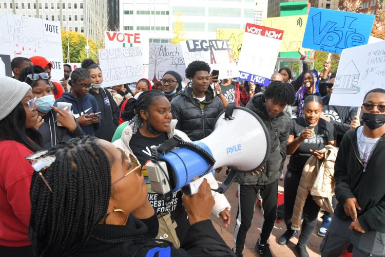 City officials and students come out for 'National Vote Early Day ...