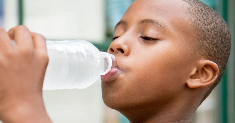 What do doctors mean when they say 'drink plenty of fluids'? | Health ...