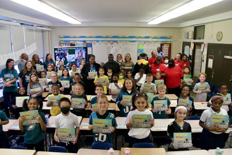 Eagles legend, former sports anchor gets students excited about reading ...