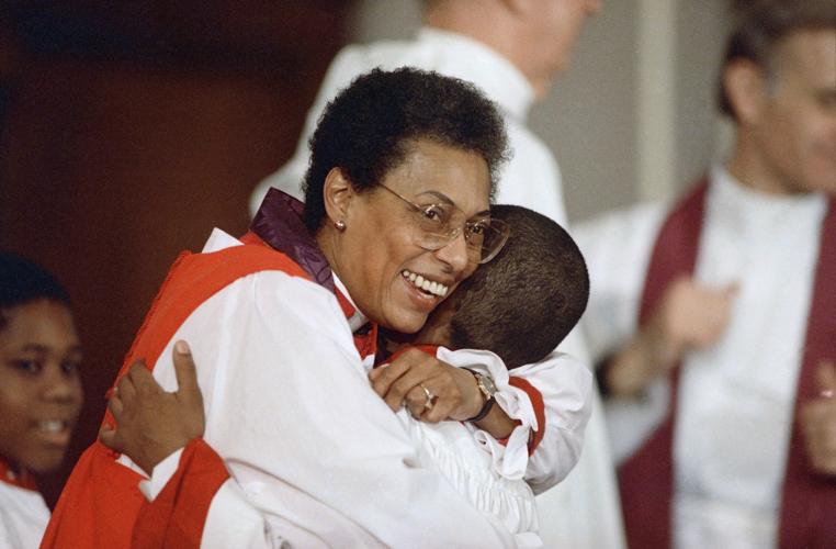 Barbara Harris, first woman ordained an Episcopal bishop, dies at 89 ...
