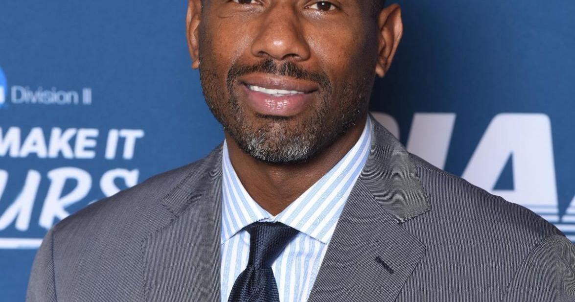 Doug Overton named CIAA Coach of the Week | Sports | phillytrib.com