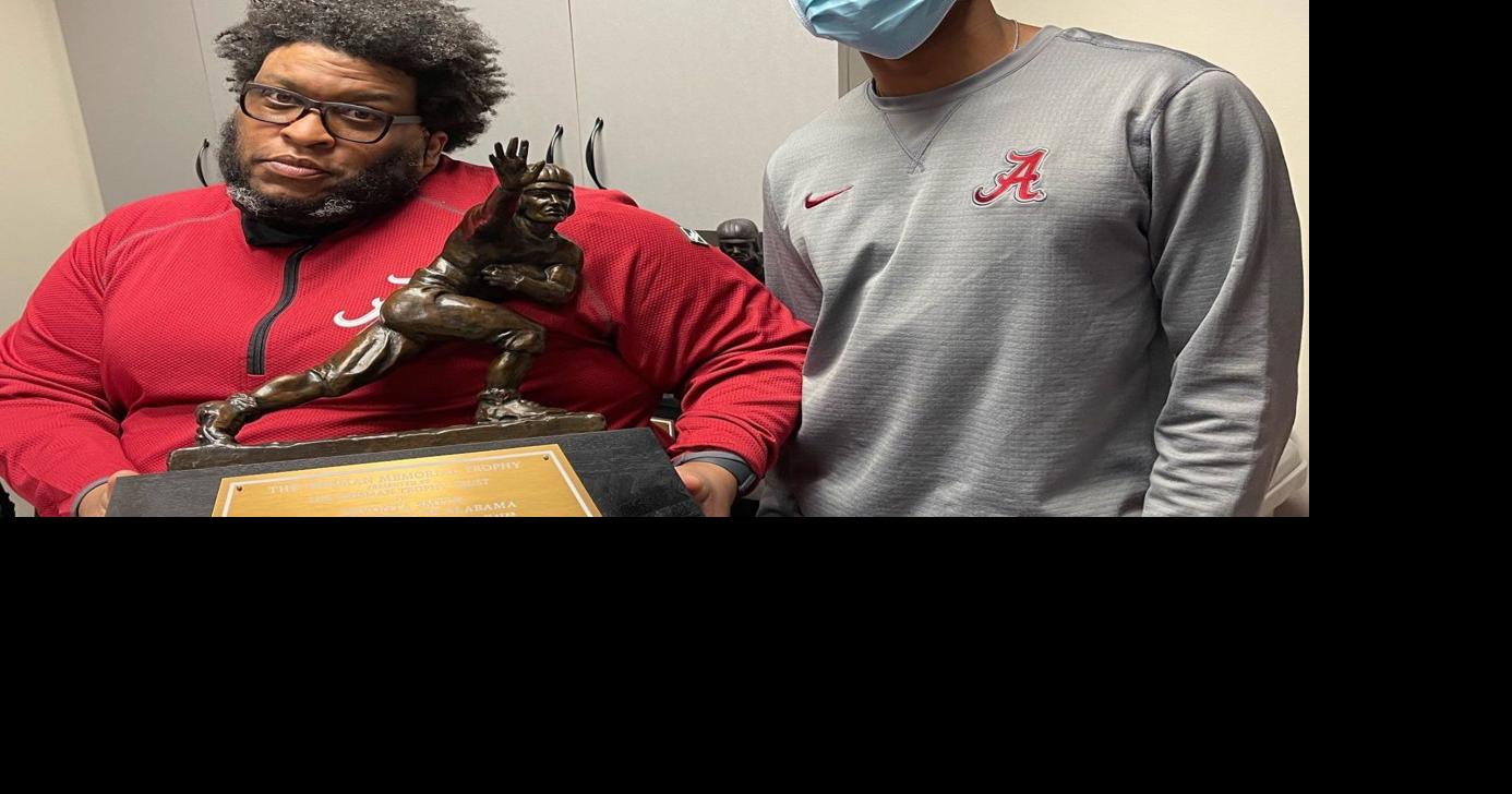 Eagles star wide receiver DeVonta Smith’s longtime barber and mentor ...