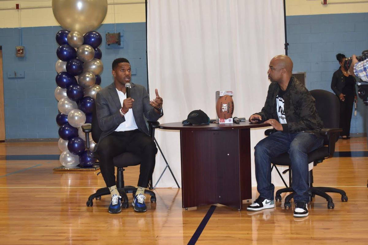 Eagles' Rodney McLeod promotes health, wellness to Olney students ...