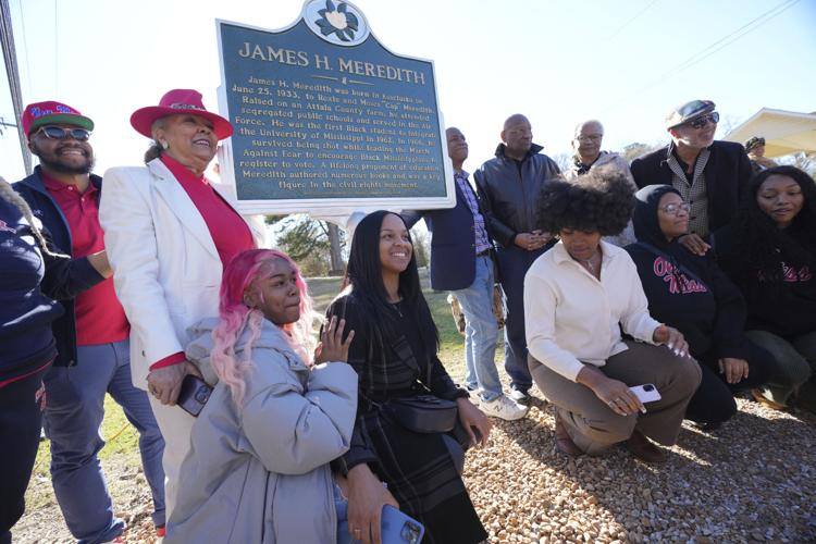 Civil rights icon James Meredith is honored in his Mississippi hometown ...