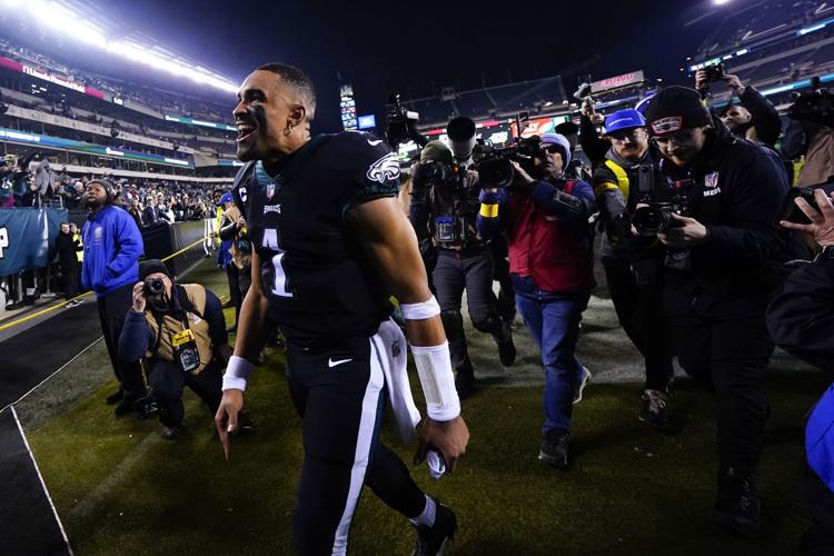 Hurts refuses day off after NFC East champ Eagles clinch bye | Football ...