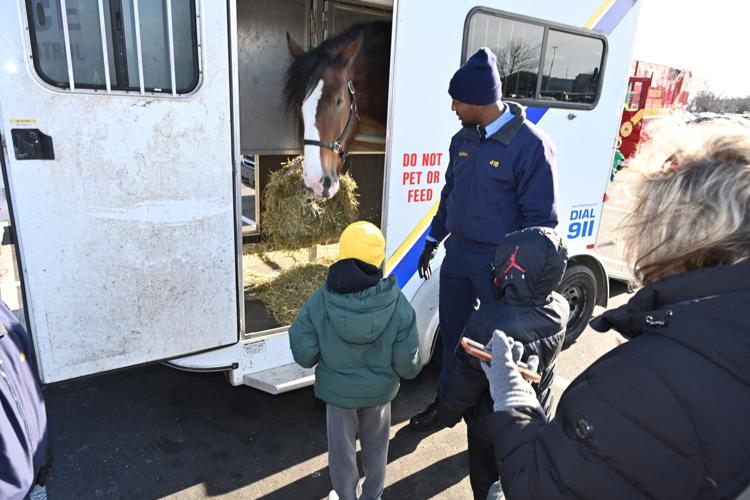 Philly police shop with students, families at Walmart in South ...