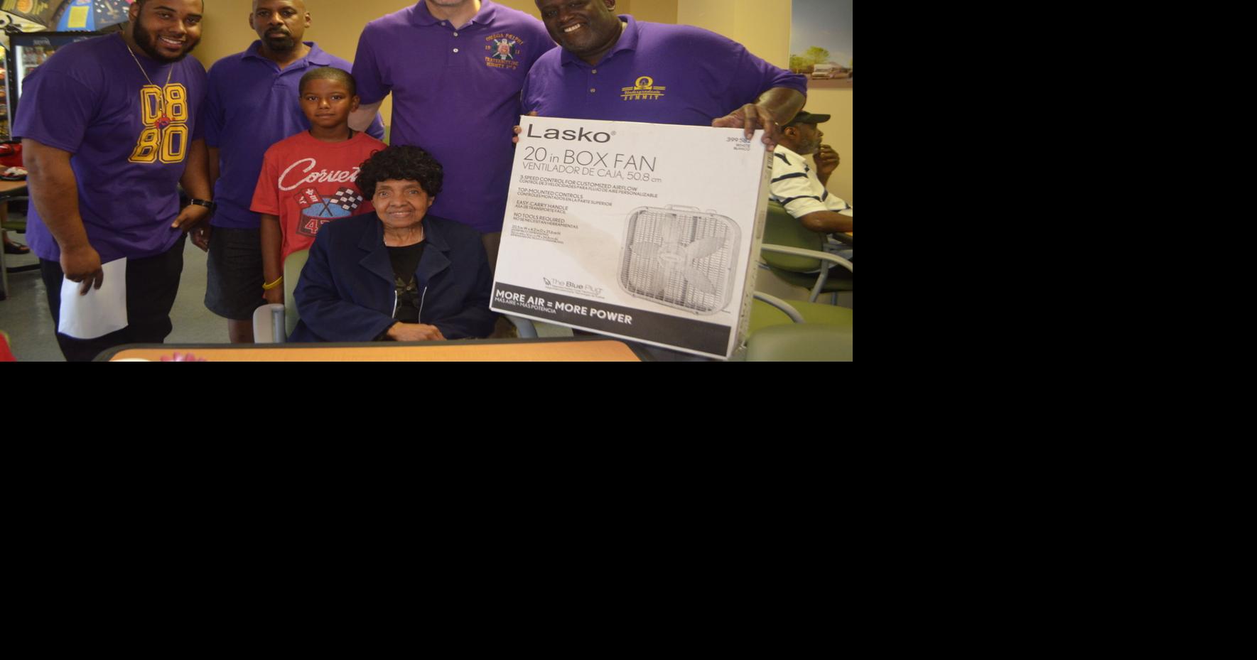 Seniors cooled down by fans from fraternity | Metros | phillytrib.com