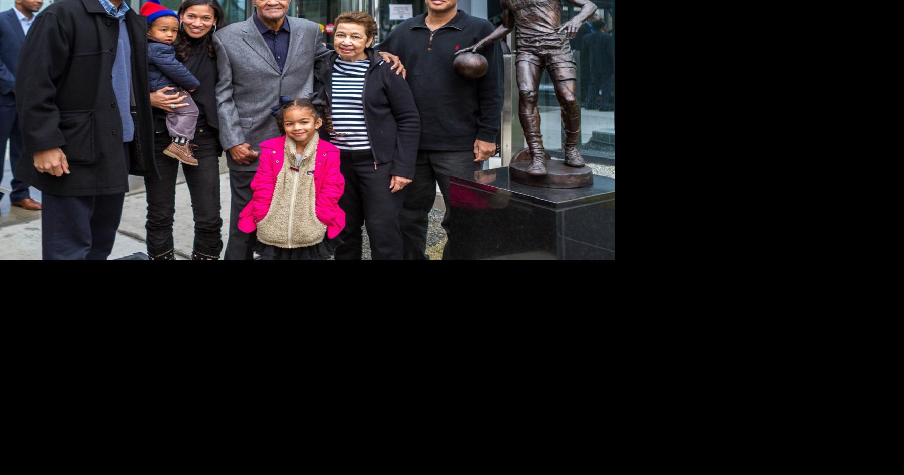 Sixers unveil Hal Greer statue at training site | Sports | phillytrib.com
