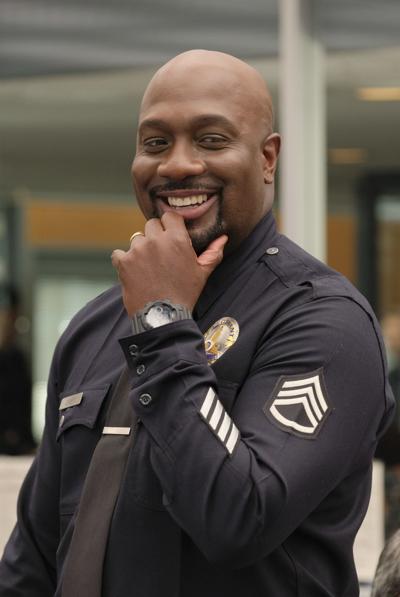 Richard T. Jones fights crime in prime time in 'The Rookie ...
