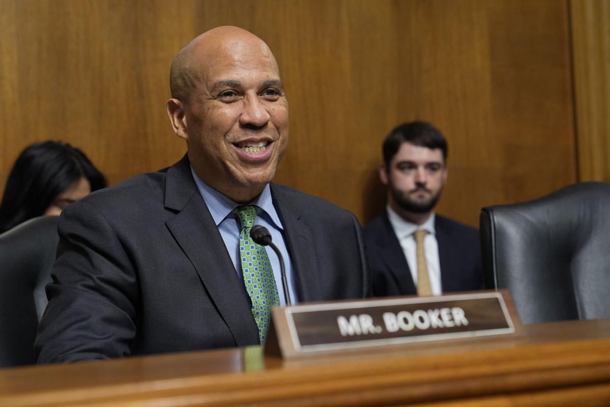 New Jersey Sen. Cory Booker announces he's engaged to girlfriend Alexis ...