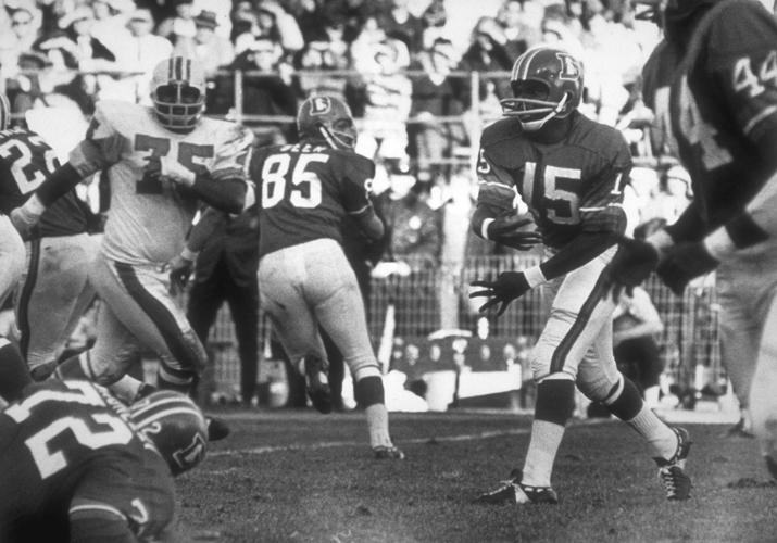 Marlin Briscoe reflects on days as pioneering quarterback | Sports ...