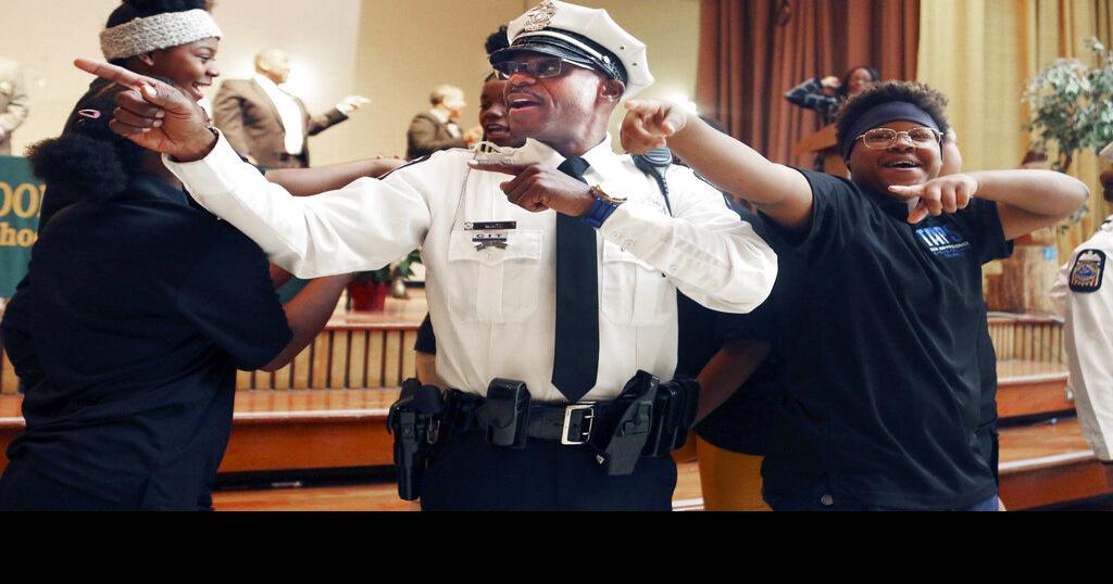 Ohio program builds trust, friendships between police, teens | Across ...