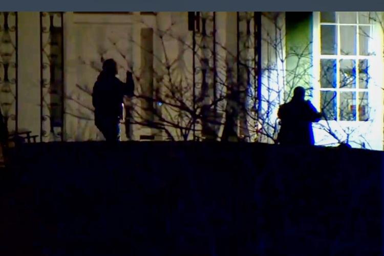 Man who broke windows at Vance's Ohio home is detained, the Secret ...