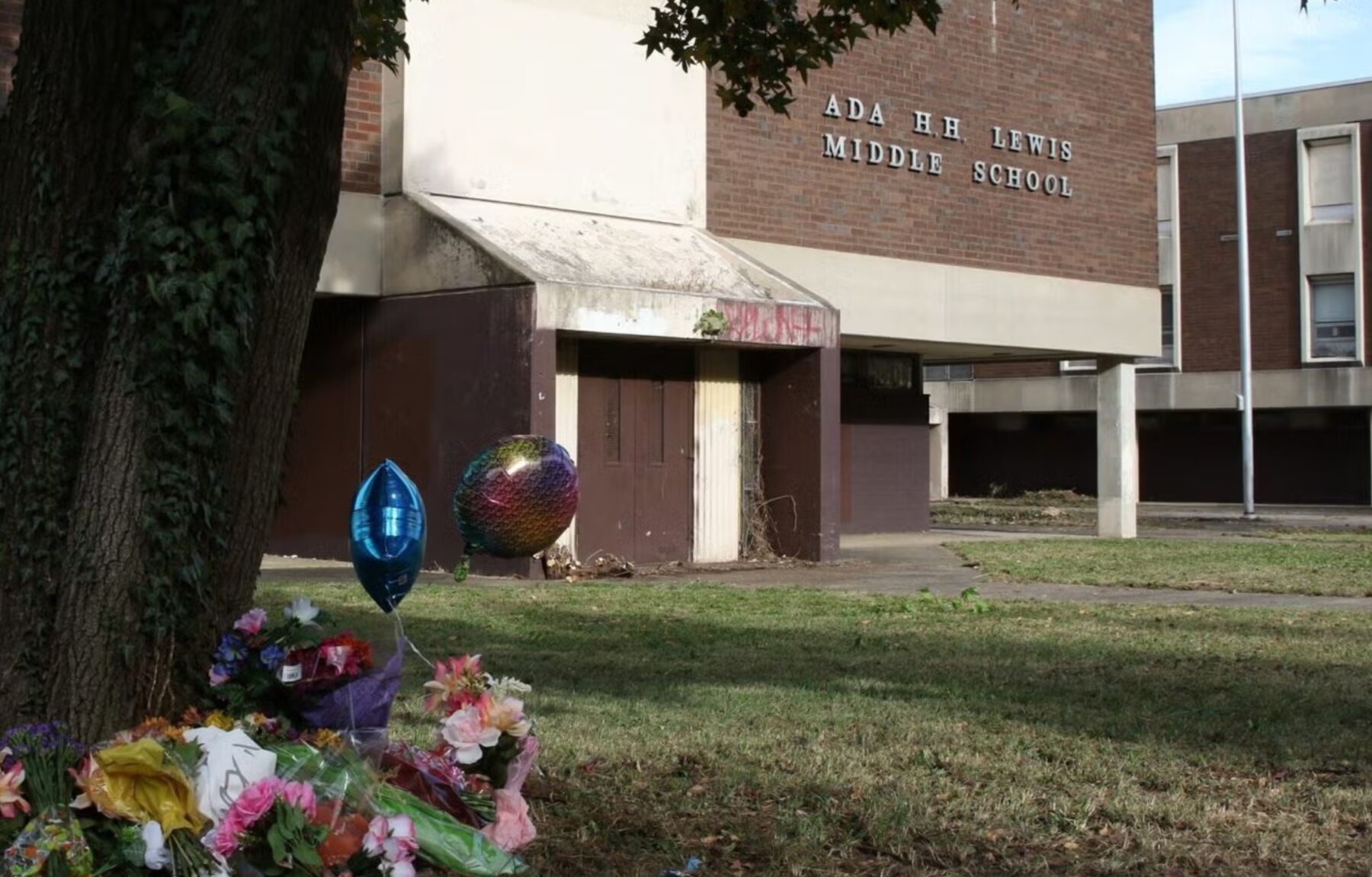 Fix, don’t shut, schools, respondents tell Philly district in ...