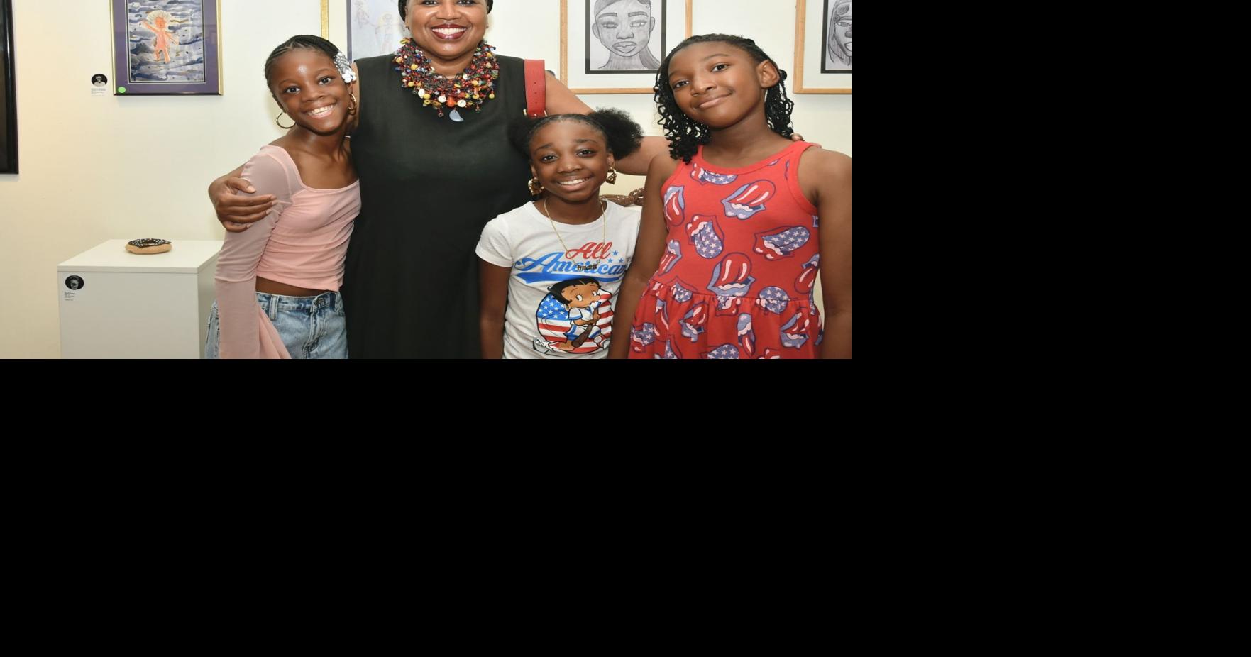 Students at Guion S. Bluford Elementary School participate in art ...